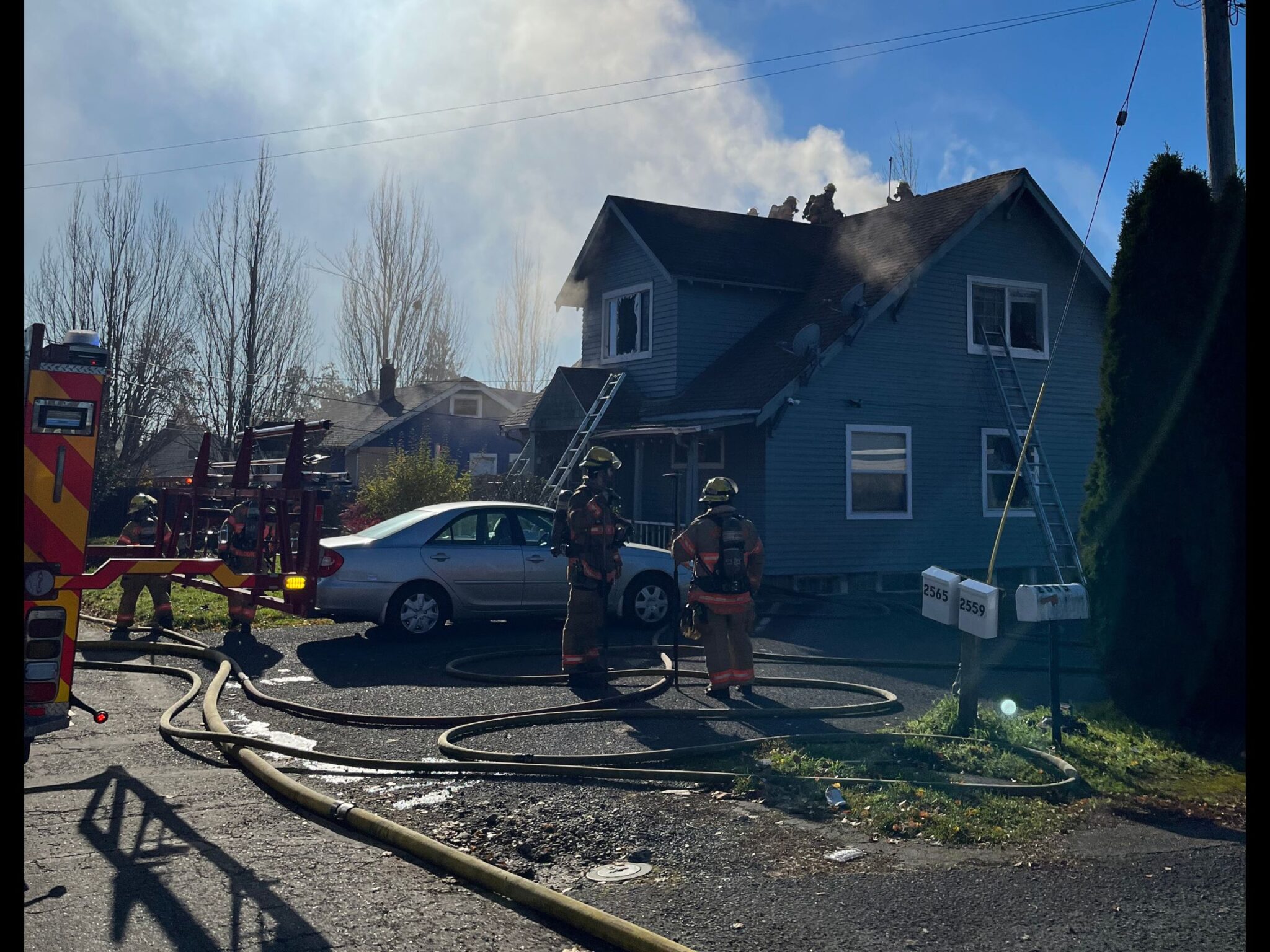 Portland Fire responds to 2 fires on the same block at the same time